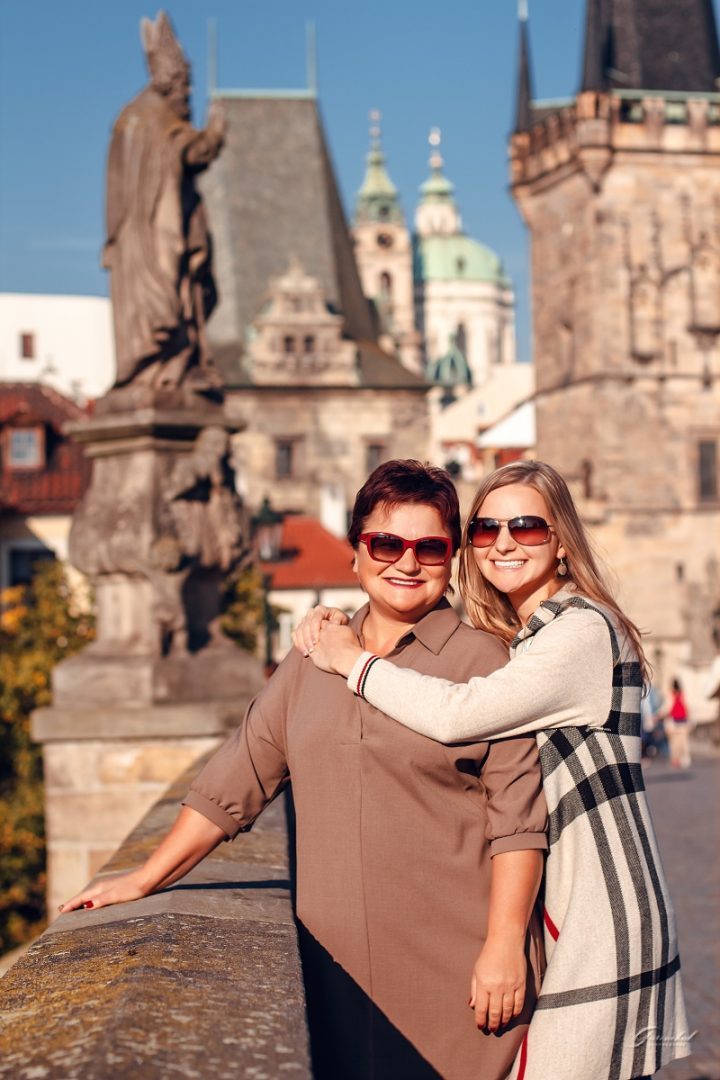 Photoshoots with mom in Prague ? | Alena Gurenchuk