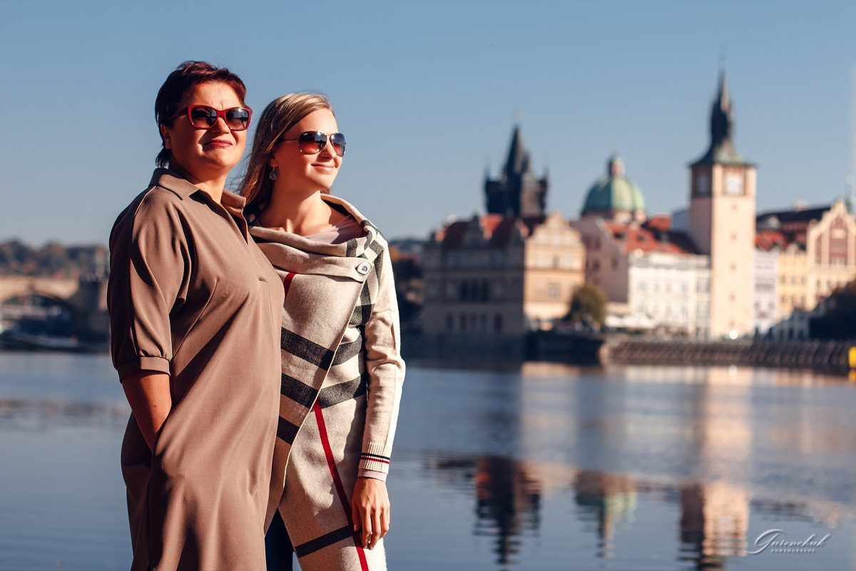 Photoshoots with mom in Prague ? | Alena Gurenchuk